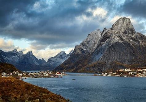 10 Least Corrupt Countries To Relocate To In 2025