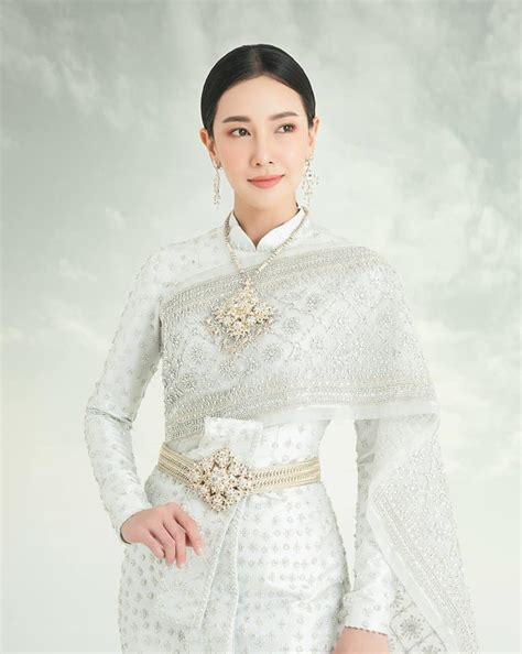 Chut Thai Experience The Beauty And Elegance Of Thailands Traditional Dress Thai Holidays