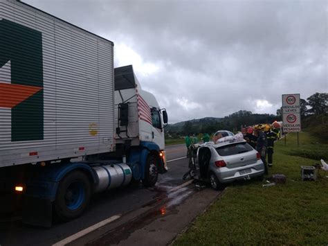 Acidente entre carro e caminhão deixa uma vítima fatal na BR barrosoemdia