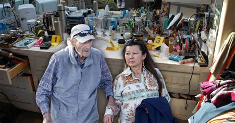 Policija Objavila Fotke Iz Doma Genea Hackmana Stvari Su Posvuda Našli Mrtve Glodavce 24sata