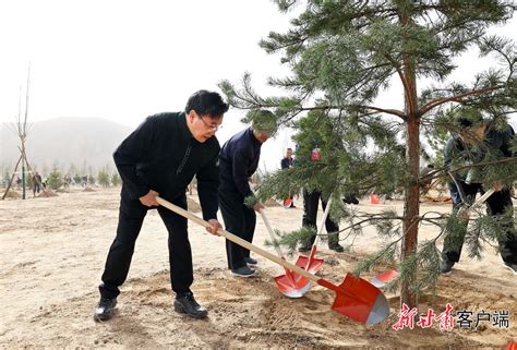 胡昌升在兰州参加义务植树活动时强调：自觉做生态文明建设的倡导者实践者守护者 绘就“山川秀美”幸福美好新甘肃绚丽画卷