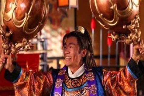 大叔帶李元霸雙錘鑒寶，稱十幾年前幾萬買的，觀眾：這不是榔頭嗎 每日頭條