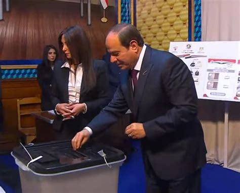 السيسي يدلي بصوته في الانتخابات الرئاسية المصرية فيديو العالم