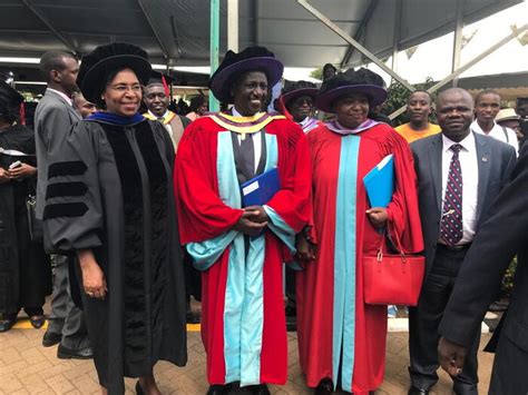 Uhuru Kenyatta Congratulates Dp William Ruto On His Graduation
