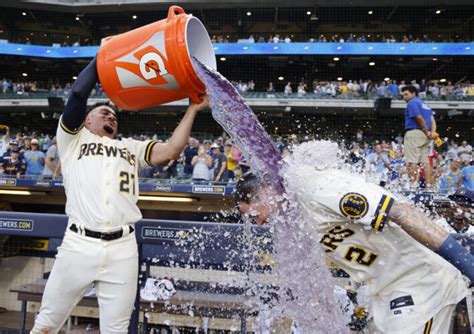 Brewers Earn Walk Off Win Over Minnesota News Sports Jobs Daily Press