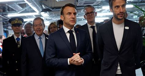 Paris 2024 Macron annonce des plans B et C pour la cérémonie d