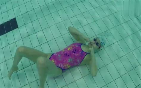 Zhang Yufeis Feet