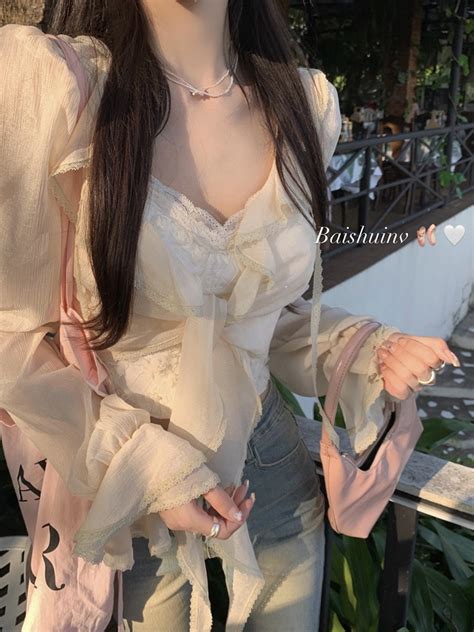 로얄 셔링 시스루 리본 블라우스 레이스 셔링 리본 란제리룩 비치웨어 비치가디건 스트랩 퍼프 레이어드 나염 시스루블라우스 휴양지