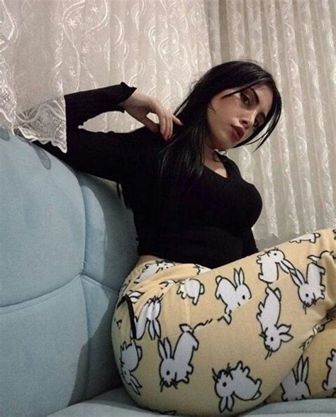 Trabzonlu Kim Kardashian olarak bilinen Dilan Dere nin kıvrımlı fiziği