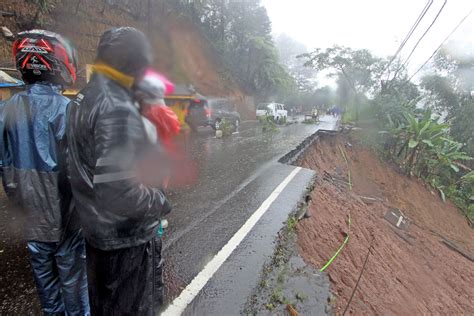 Hantaman Cuaca Ekstrem Dari Banjir Hingga Longsor Foto Katadata Co Id