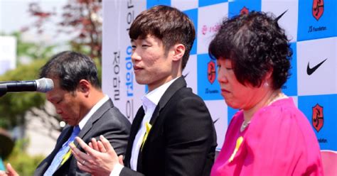 박지성 나이 고작 33세무릎이 버티지 못해 공식 은퇴