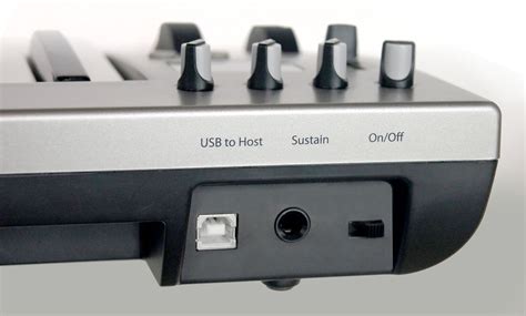 ACORN Masterkey 61 USB MIDI-клавиатура 61 клав. Колёса пич и модул ...