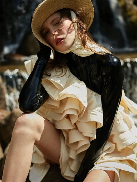 Fine Art Fashion Photography Via Ig Https T Co Sskj V Uqx Latex Fashion Latexfashion