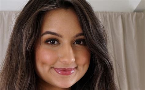 Breaking Down Eliza Ibarra Net Worth And Her Income Sources