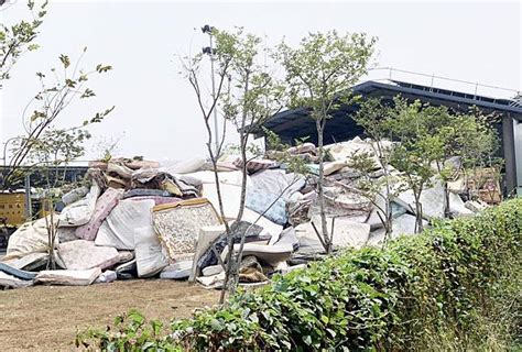 大型廢棄物免費清運變垃圾山 屏市清潔隊：近期可望解決 中華日報 Line Today