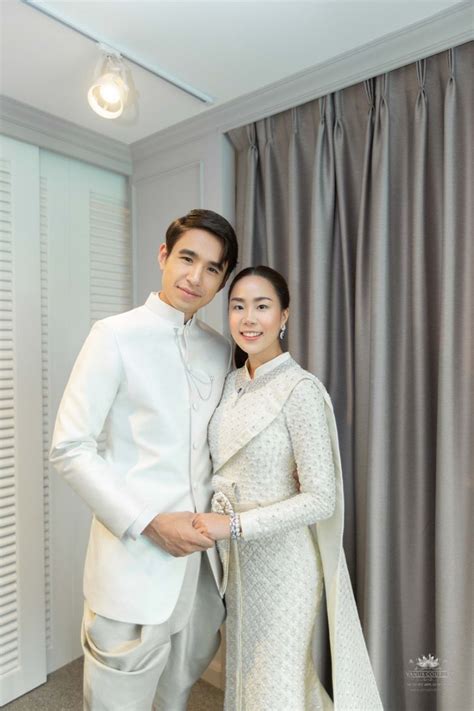 เมษา กิตติมา เจ้าสาวของ นิว ชัยพล สวยสง่ากับชุดไทยประยุกต์ ในพิธีหมั้น