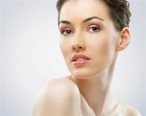 La Rhinoplastie par injection à Lyon alternative à la chirurgie Dr