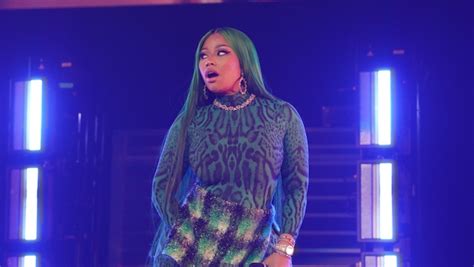 Nicki Minaj Teases New Song In Twerk Filled Video