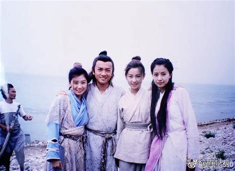 最美「小昭」陳秀麗再曬倚天片場照，眾演員笑容燦爛感情好！ 每日頭條