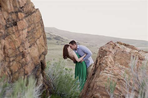 101 Couple Poses For Beautiful Pictures Dating Divas Savage Rose