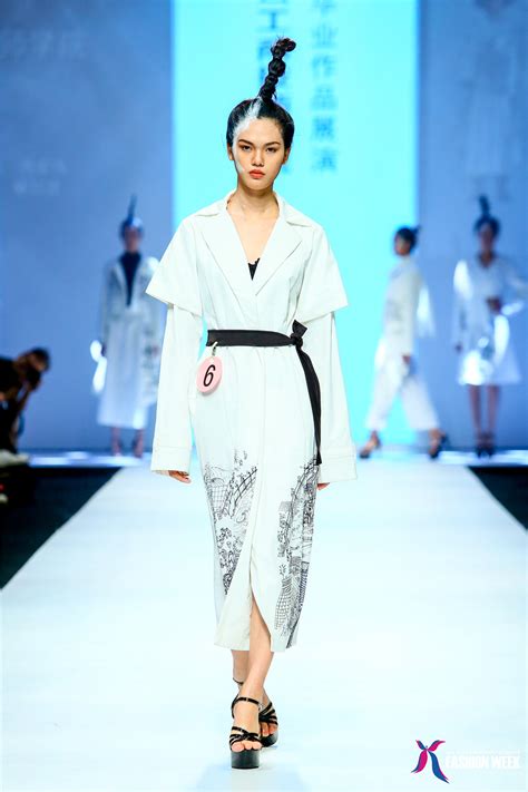 秀场直击丨广州市白云工商技师学院服装设计2019毕业作品展演 服装广东大学生时装周 Cfw服装设计网