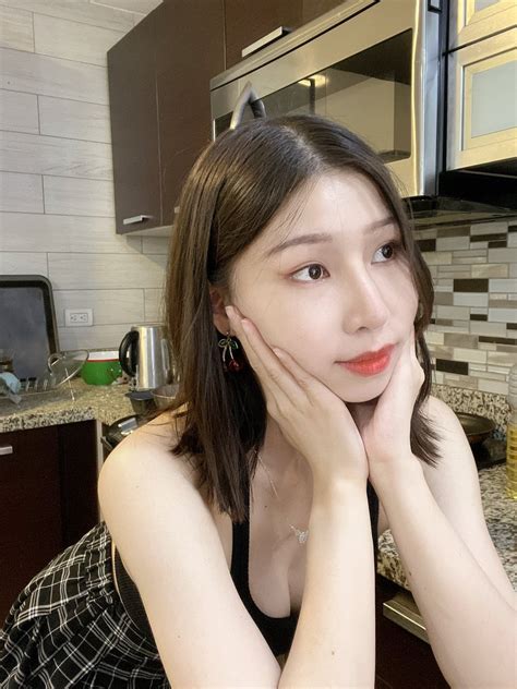 Mina Rocket みな on Twitter Twitch tv klumsymina pasta meatballs day