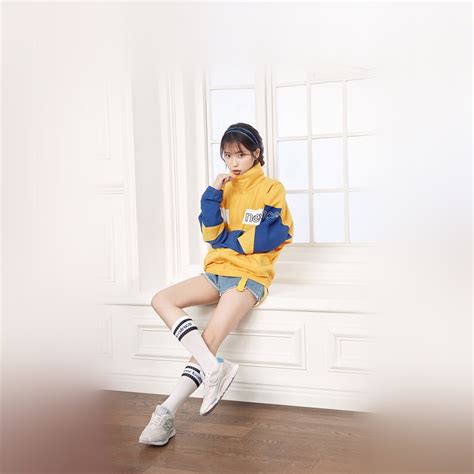 Iu Korean Wallpapers Top Free Iu Korean Backgrounds Wallpaperaccess