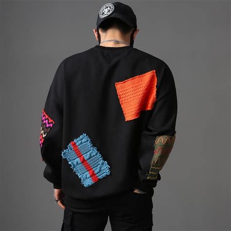 루즈핏 누더기 컬러 니트패치 맨투맨