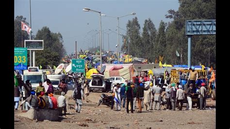 Over 40 Injured As Cops Farmers Clash In Hisar Village Hindustan Times