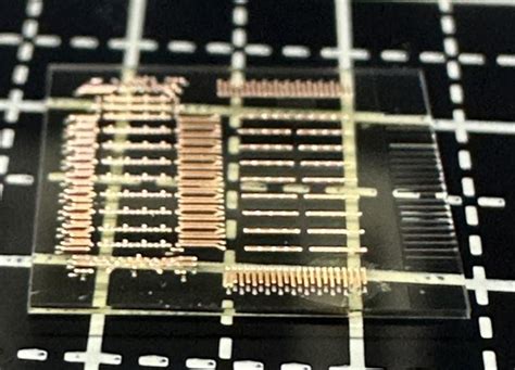 深光谷科技发布飞秒激光直写三维光波导芯片，推动玻璃基高密度光互连产品应用于智算集群 深圳市深光谷科技有限公司