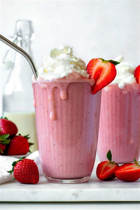 Strawberry Banana Milkshake With Or Without Ice Cream