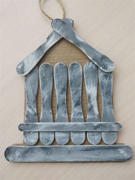 Домик из палочек для мороженого