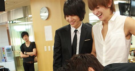 초신성 우리보다 유명한 헬로키티 Vip 대기실 뺏겨 굴욕