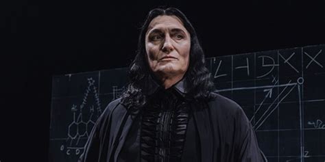 Oliver Masucci feiert Bühnen Comeback als Zauberlehrer bei Harry Potter