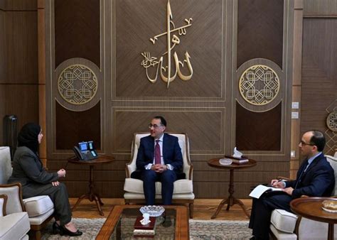 رئيس الوزراء يؤكد خلال استقباله سفيرة البحرين لدى مصر على عمق العلاقات