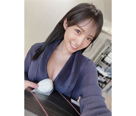 横野すみれ、大福よりも気になるチラ見せバストで釘付けに！ Wwsチャンネル