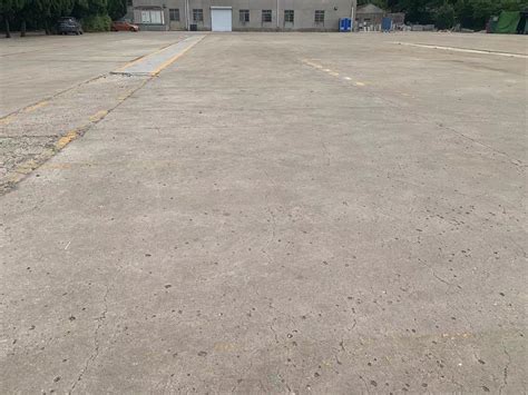 【5图】新出马山工业园独门独院5亩水泥硬化空地，有多间空房无锡滨湖马山厂房仓库土地车位出租 无锡58同城