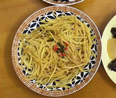 【自用 清炒土豆丝的做法步骤图，怎么做好吃】城南有花下厨房