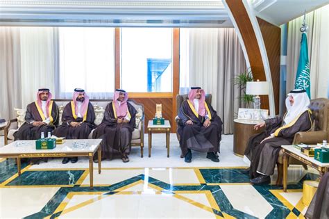 أمير المنطقة الشرقية يستقبل أعضاء مجلس إدارة نادي الاتفاق