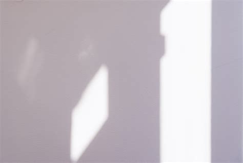 보라색 벽 스튜디오 Backgroundempty 바이올렛 룸 배경 빛 창 그림자 표면 질감 배경 모형 파스텔 바이올렛 디스플레이 룸 디자인 화장품 배너의 제품 선물 0명에