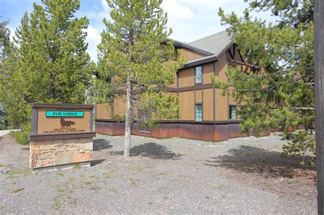 Grant Village Exteriorfox Lodge Blue Sky Yellowstone National Park