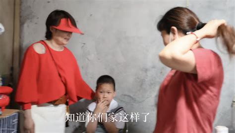 50岁袁立身材变样认不出，三婚至今未生子，坚持做公益多年腾讯新闻