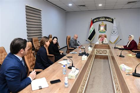 وفد من البنك الدولي يبحث في العراق دعم مشاريع الربط الكهربائي مع دول