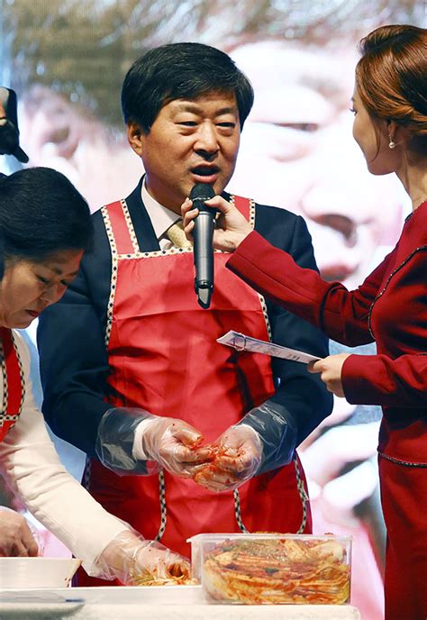 개막퍼포먼스 펼치는 논산시장 2017강경젓갈축제 [포토] 뉴스인사이드