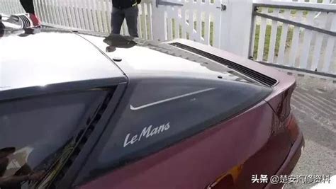 停車場看到一台雷諾跑車，已經28年了，全球只有325台 每日頭條