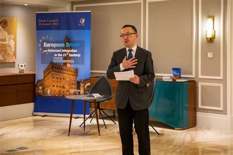 記者 梅花新聞網 宋秉忠台北報導 蘇起請辭台北論壇基金會董事長 由台大政治系教授蘇宏達接任 ｜ 梅花新聞網