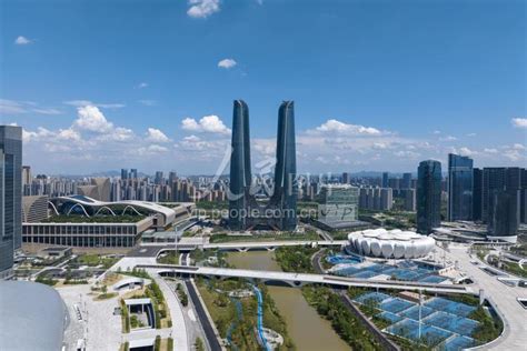 杭州：航拍杭州第一高楼杭州之门 人民图片网