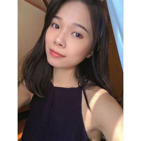 已經厭煩每天像是例行公事般的早安晚安 我真的不想再假裝我有多懂事 多少年了我始終都無法習慣 真的好emo