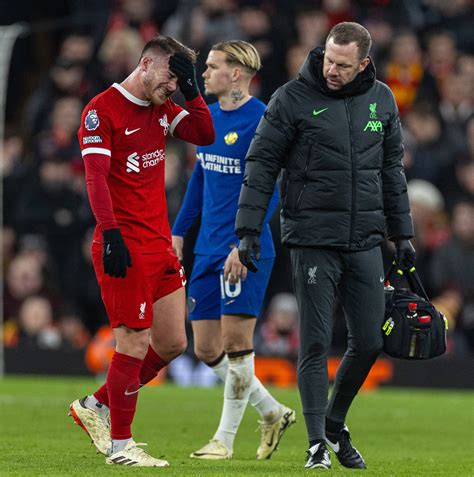 Jurgen Klopp Provides Injury Update On Alexis Mac Allister After Knee Clash