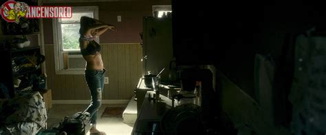 Naked Rosario Dawson In Explicit Ills